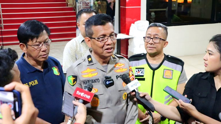Tim DVI Polri Identifikasi Korban Kebakaran Ruko Mampang - SWANARA